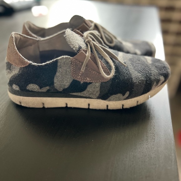 OTBT | Shoes | Otbt Gray Camo Size 8 Womens | Poshmark